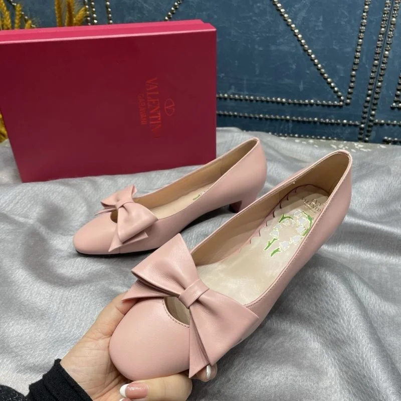 Accurate model Valentino Heeled Shoes