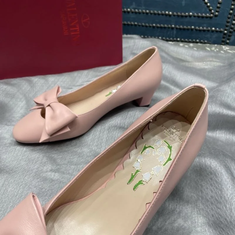 Accurate model Valentino Heeled Shoes