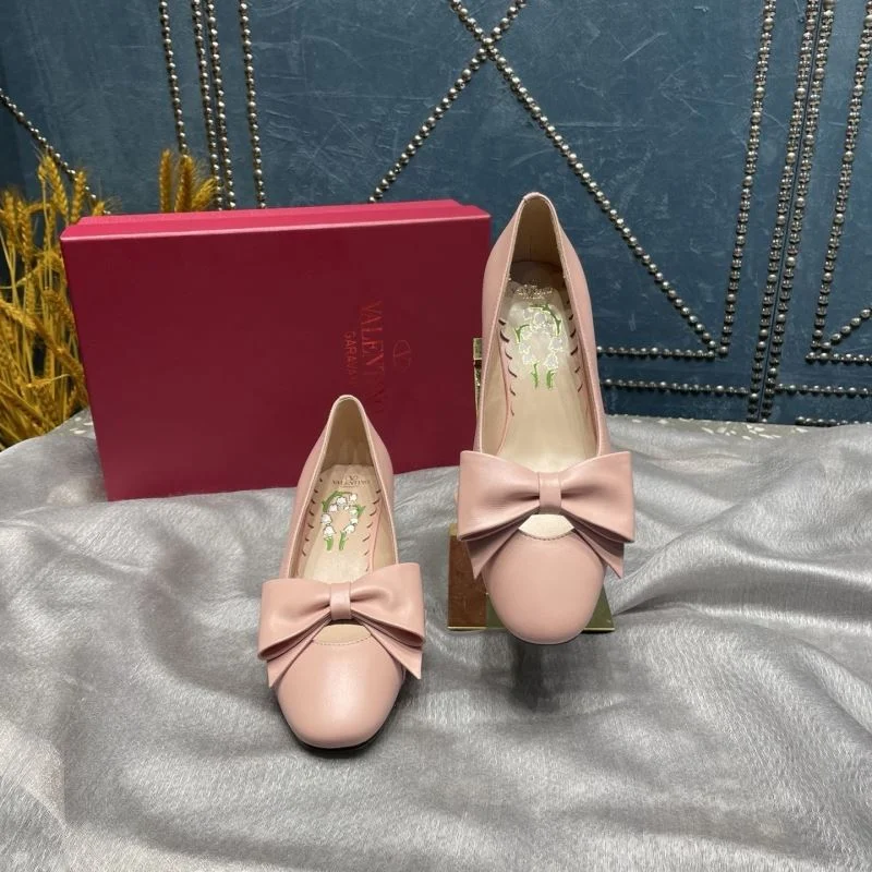 Accurate model Valentino Heeled Shoes