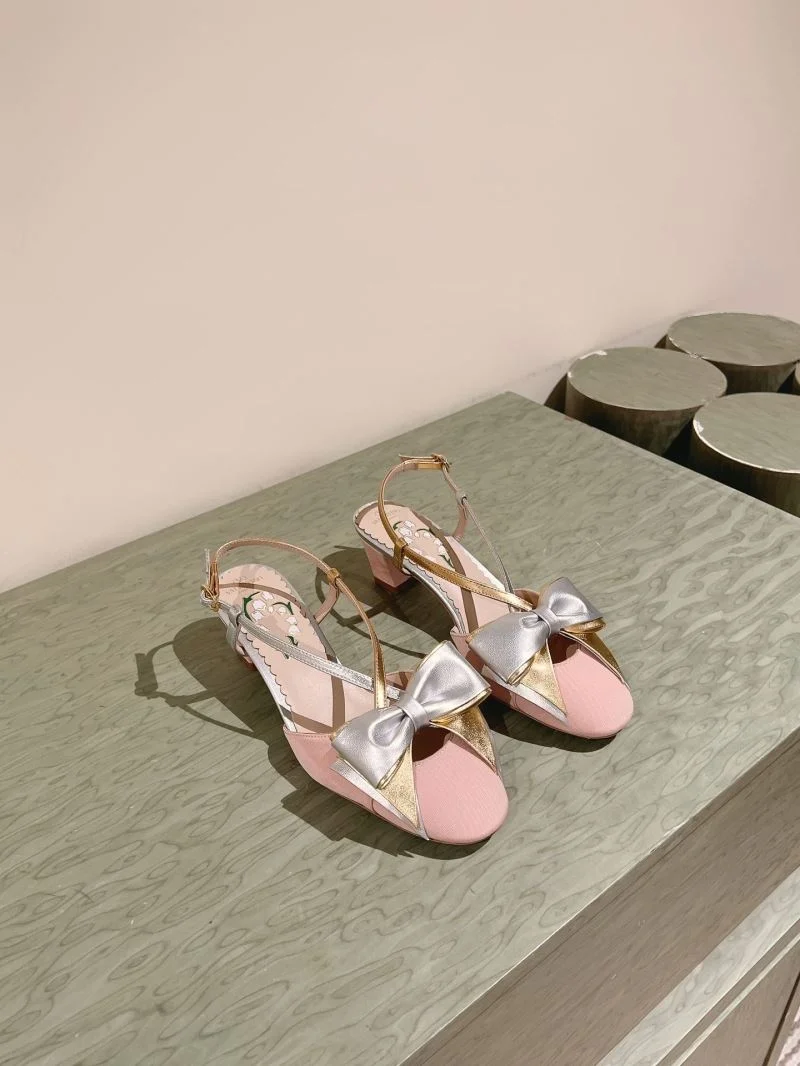Accurate model Valentino Heeled Shoes