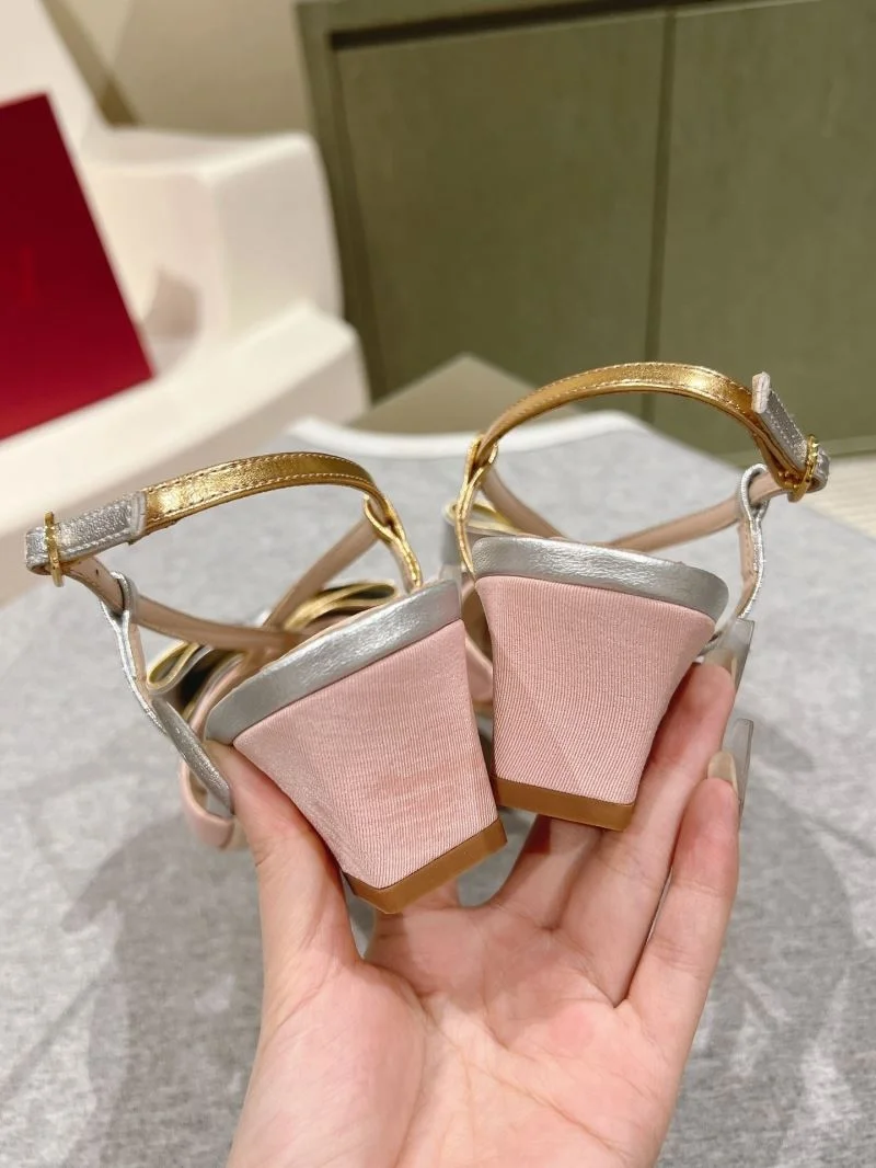 Accurate model Valentino Heeled Shoes