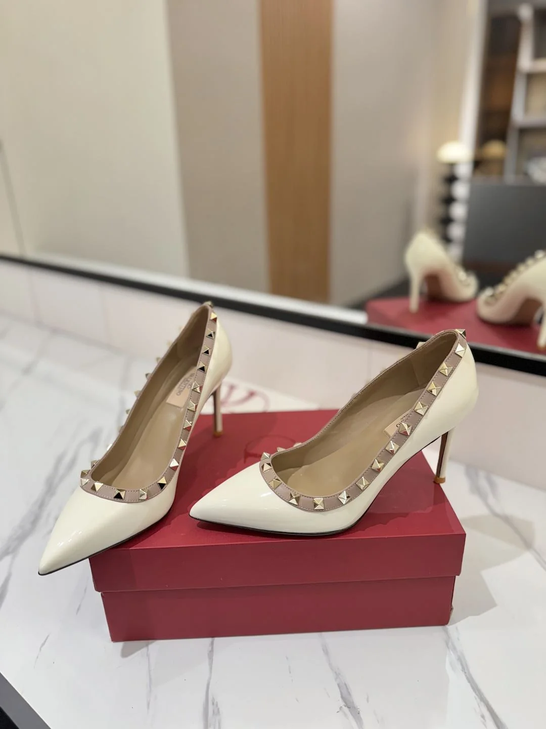 Bargain Valentino Heeled Shoes