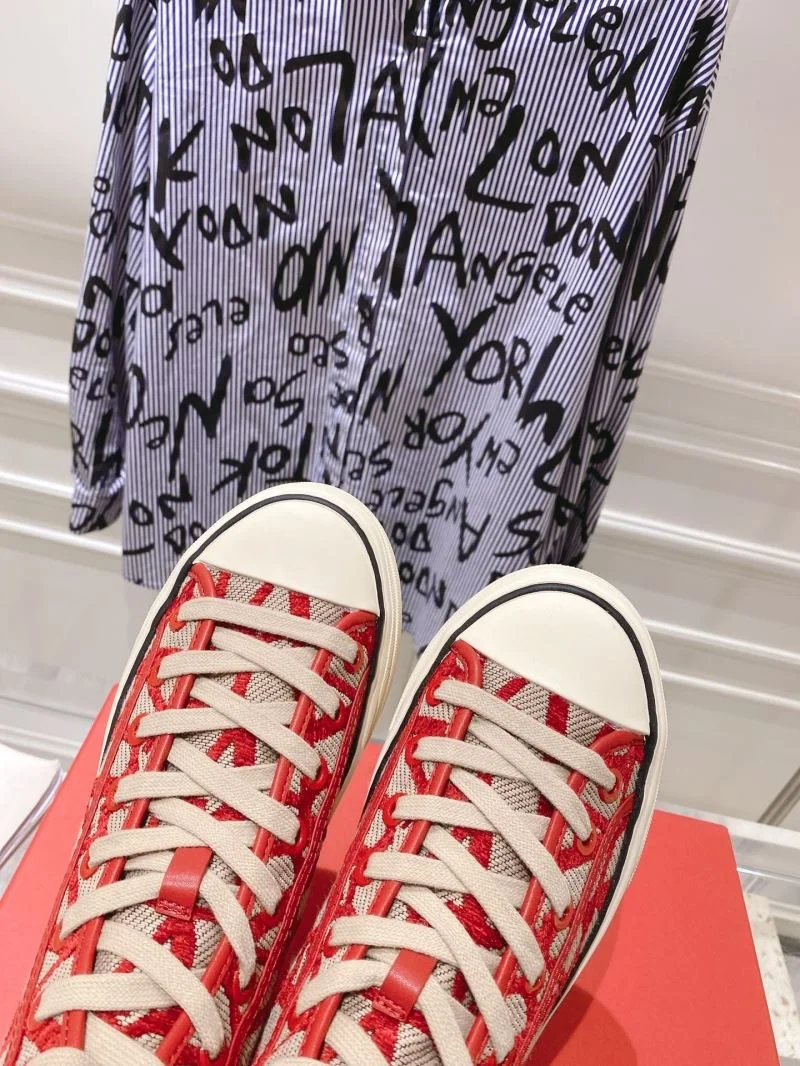 Bargain Valentino High Shoes