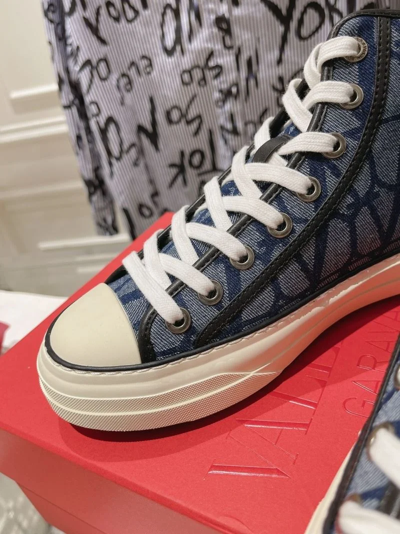 Bargain Valentino High Shoes