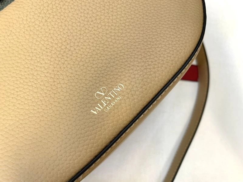 Bargain Valentino Hobo Bags