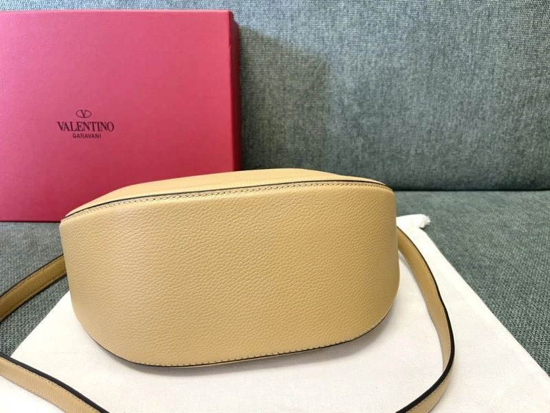 Bargain Valentino Hobo Bags
