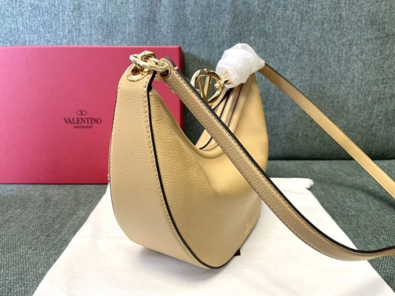 Bargain Valentino Hobo Bags