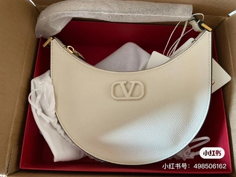 Bargain Valentino Hobo Bags