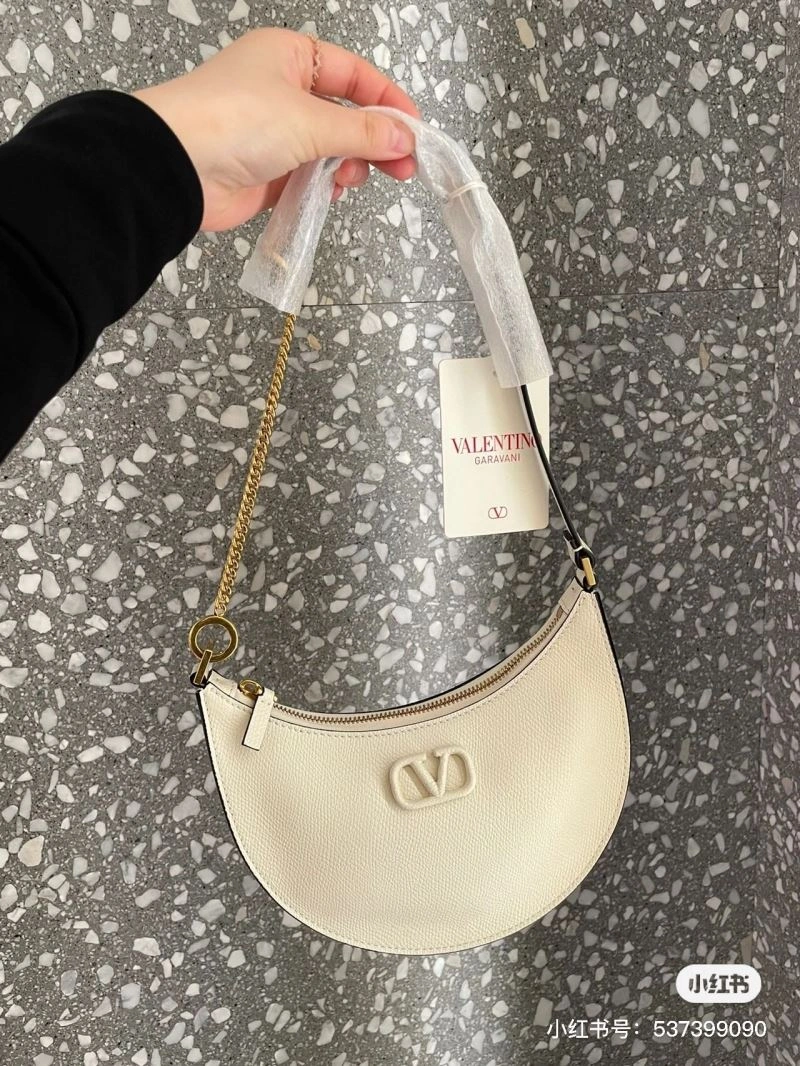 Bargain Valentino Hobo Bags