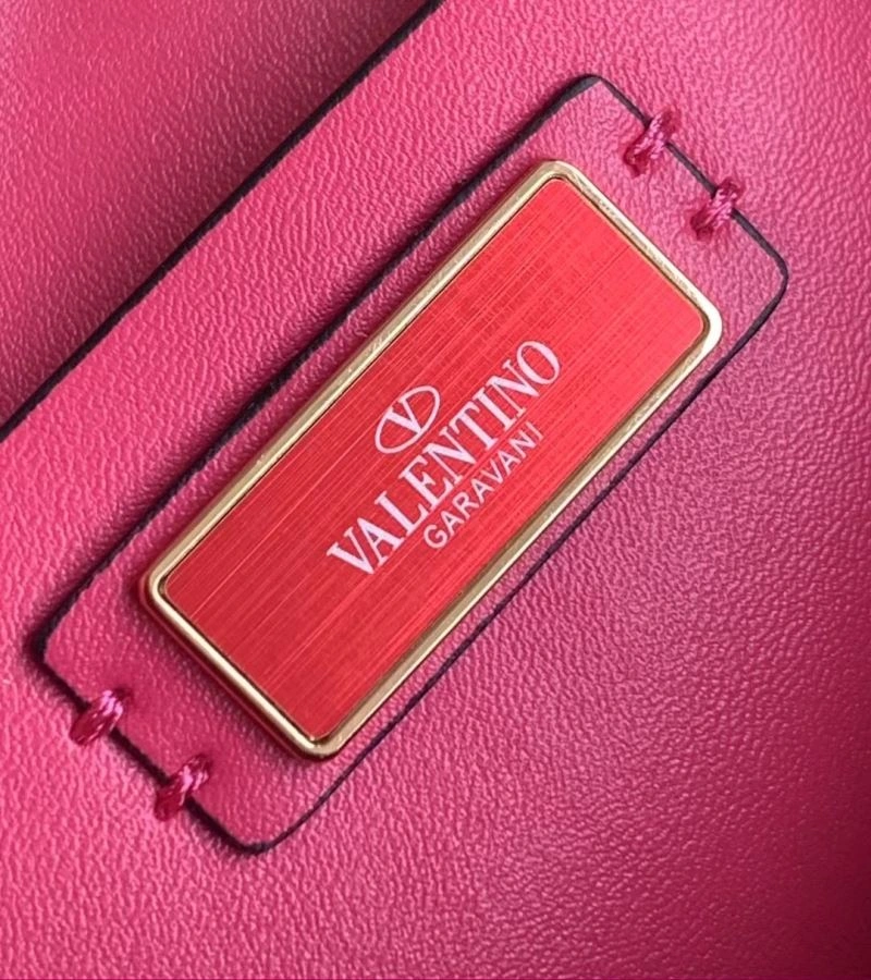 Bargain Valentino Hobo Bags