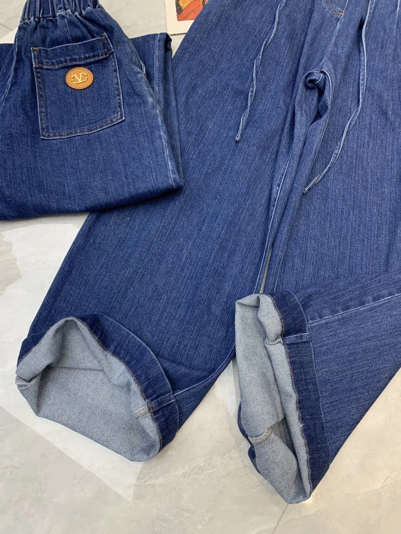 Inexpensive Valentino Jeans