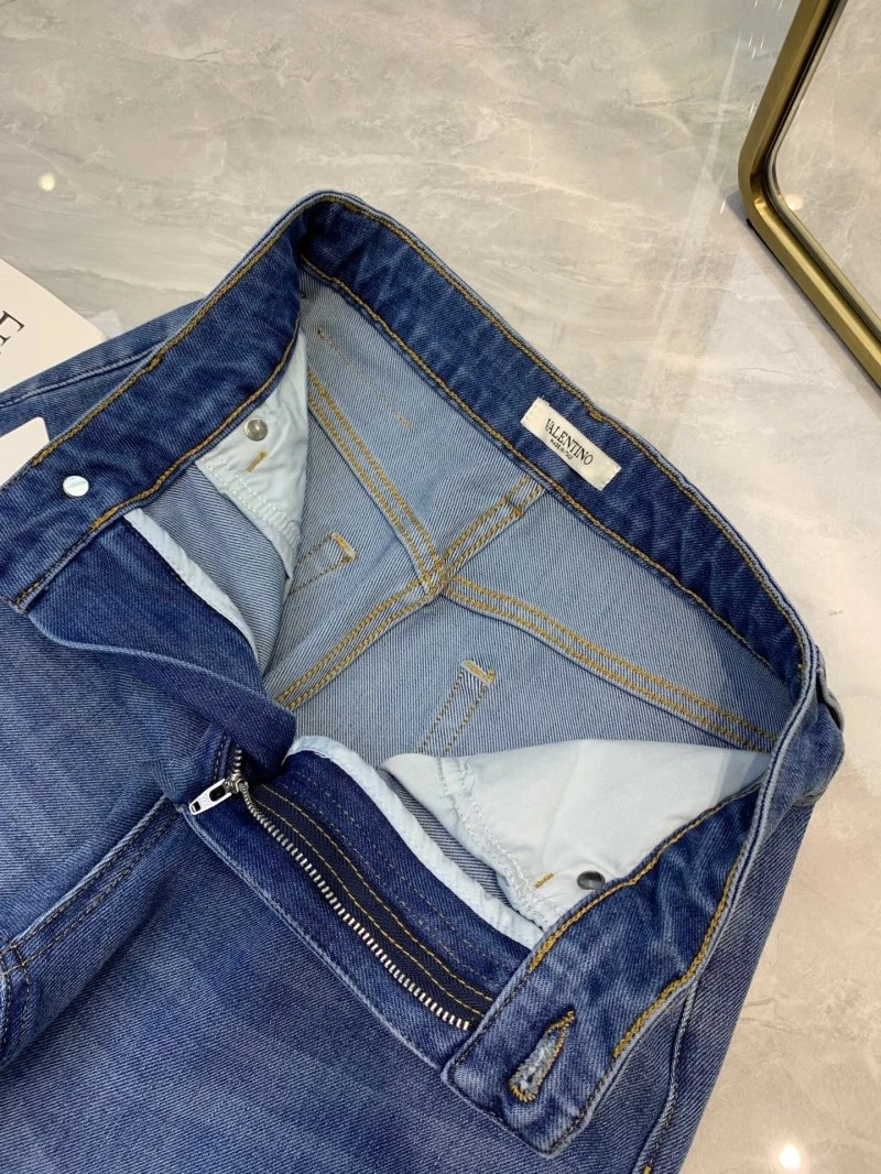 Low-cost Valentino Jeans
