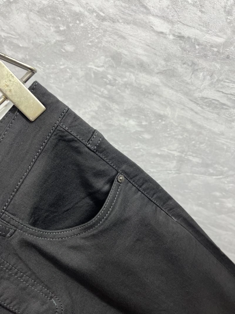 Brand-original Valentino Jeans