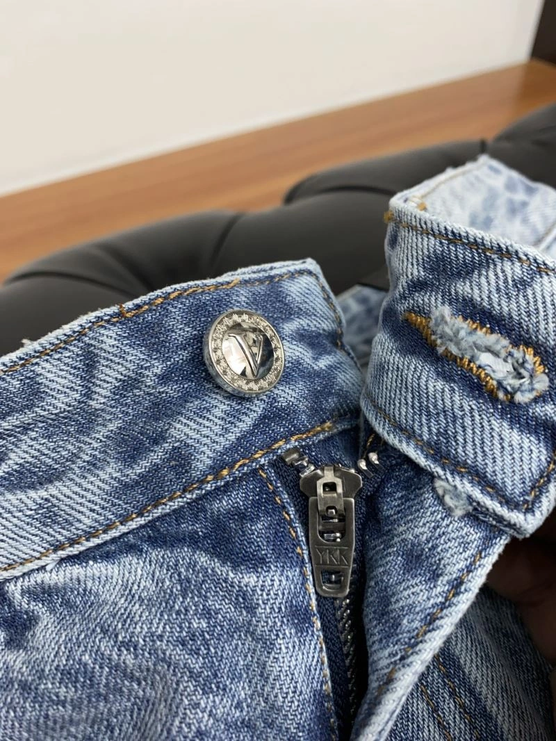 Cut-rate Valentino Jeans