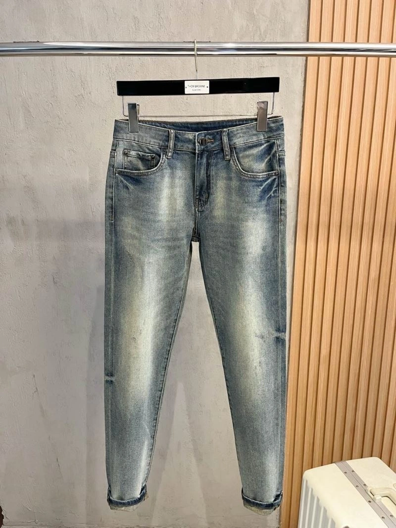 Low-cost Valentino Jeans
