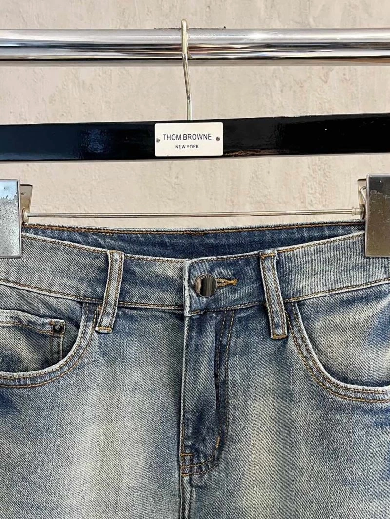 Low-cost Valentino Jeans