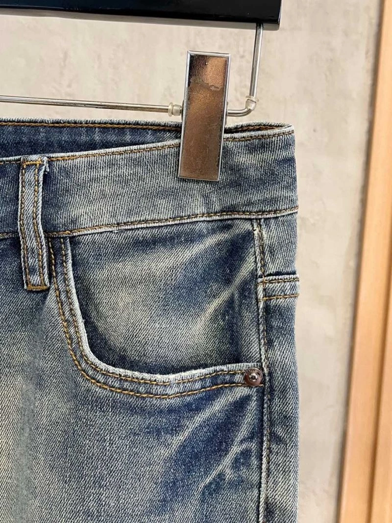 Low-cost Valentino Jeans