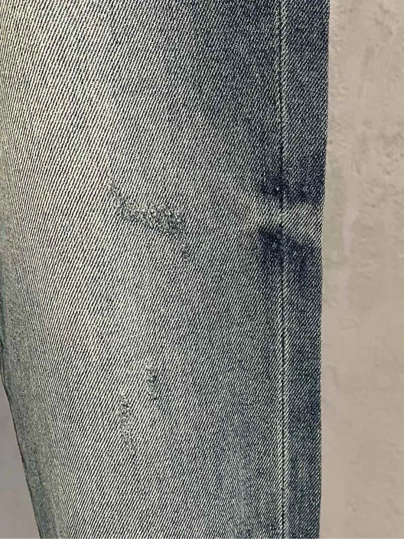 Low-cost Valentino Jeans