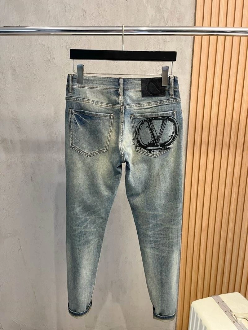 Low-cost Valentino Jeans