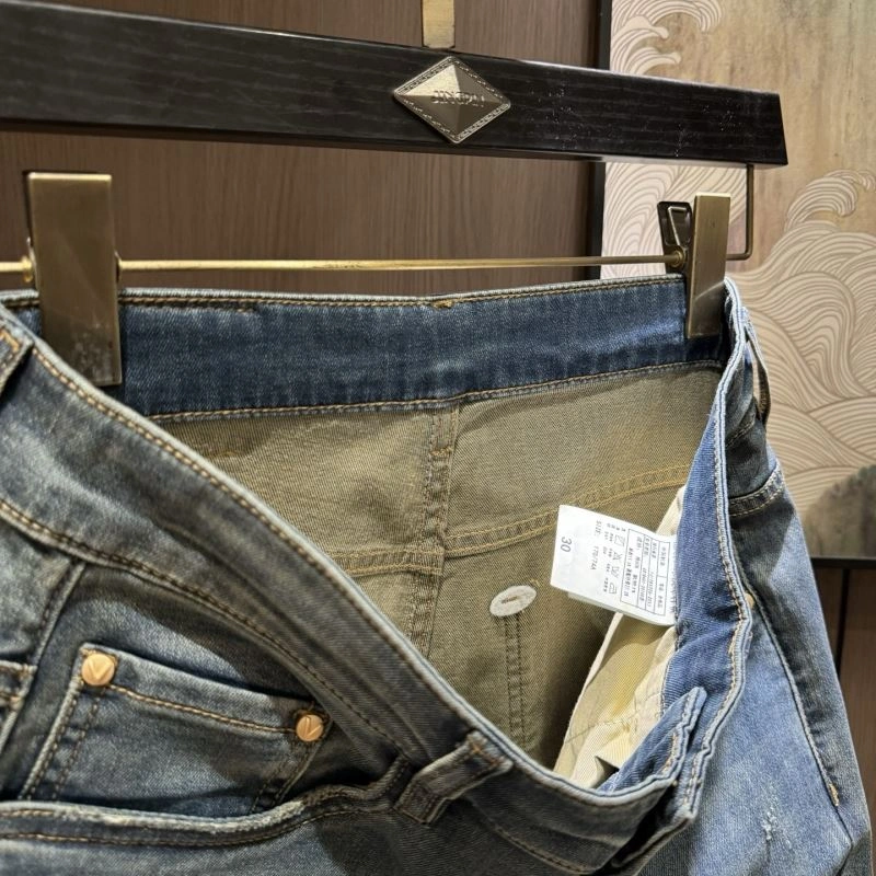 Cut-rate Valentino Jeans