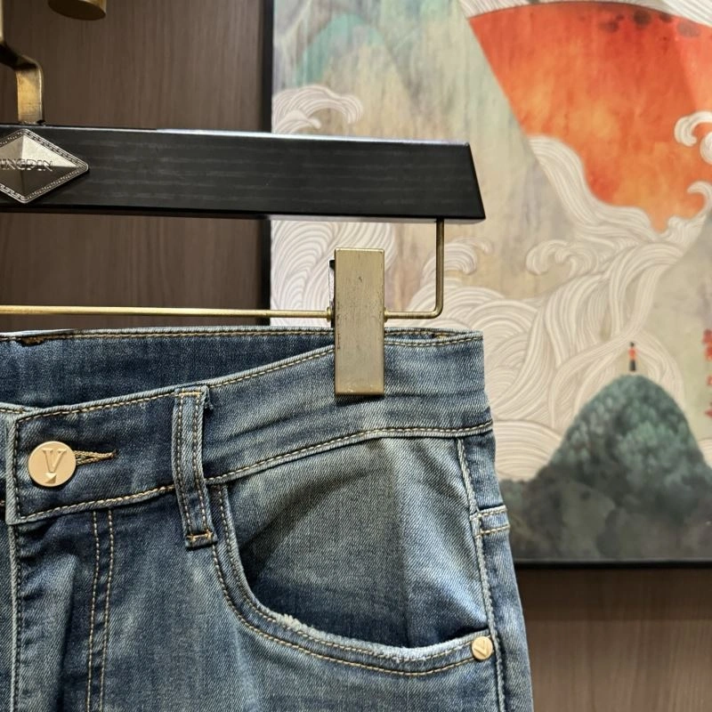 Cut-rate Valentino Jeans