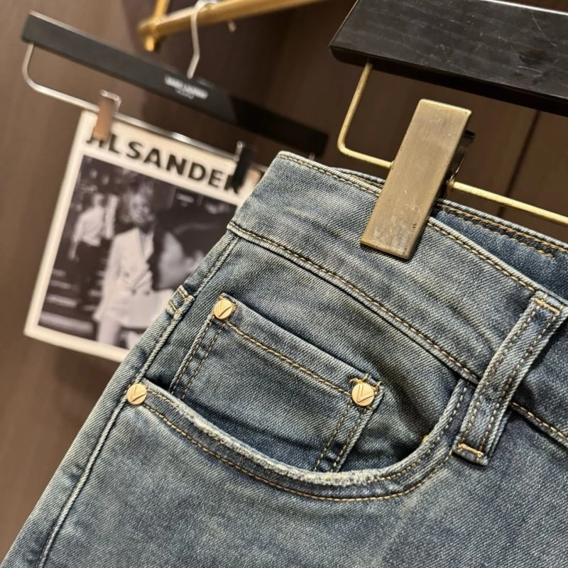 Cut-rate Valentino Jeans