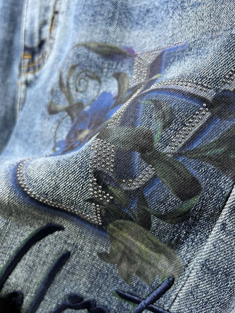 Inexpensive Valentino Jeans