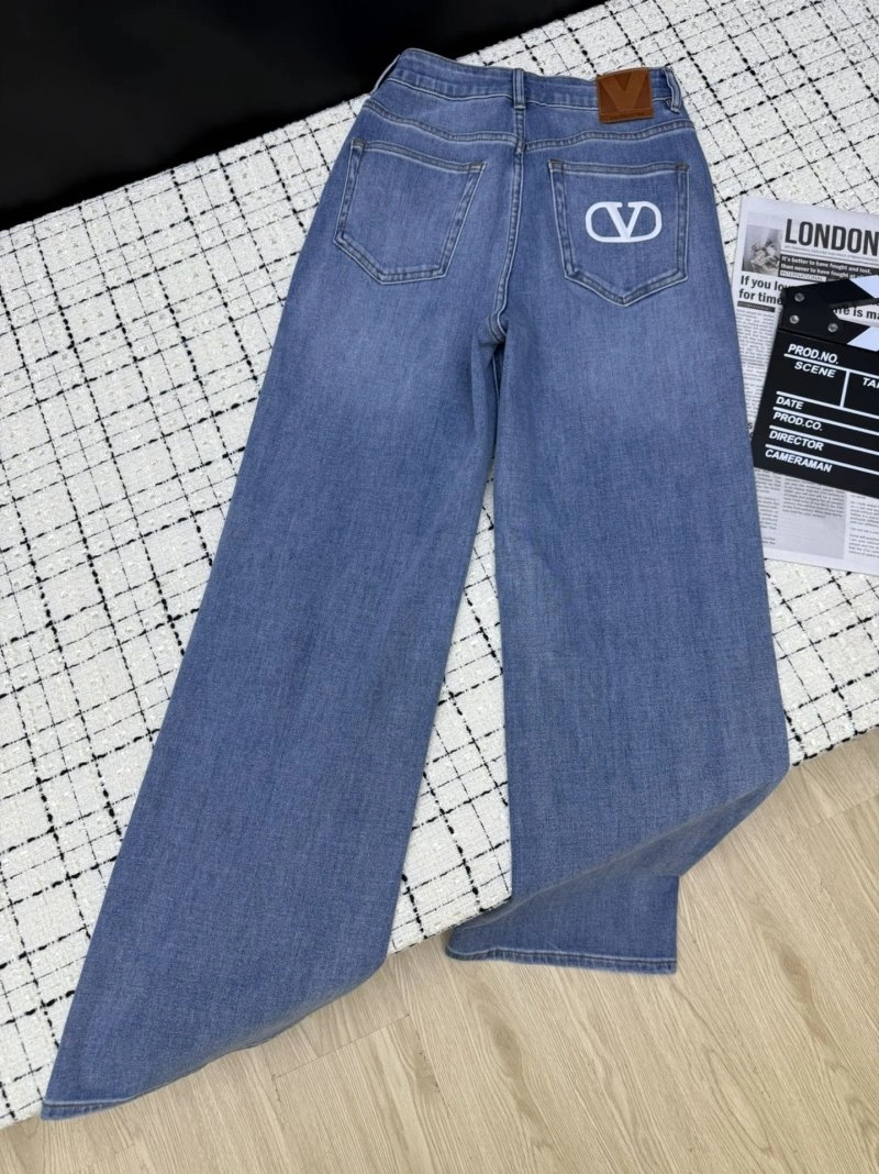Cut-rate Valentino Jeans