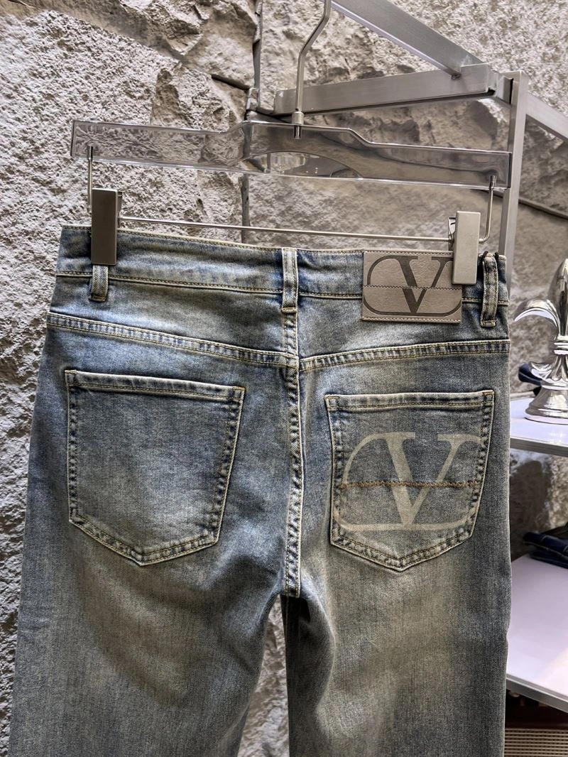 Low-cost Valentino Jeans