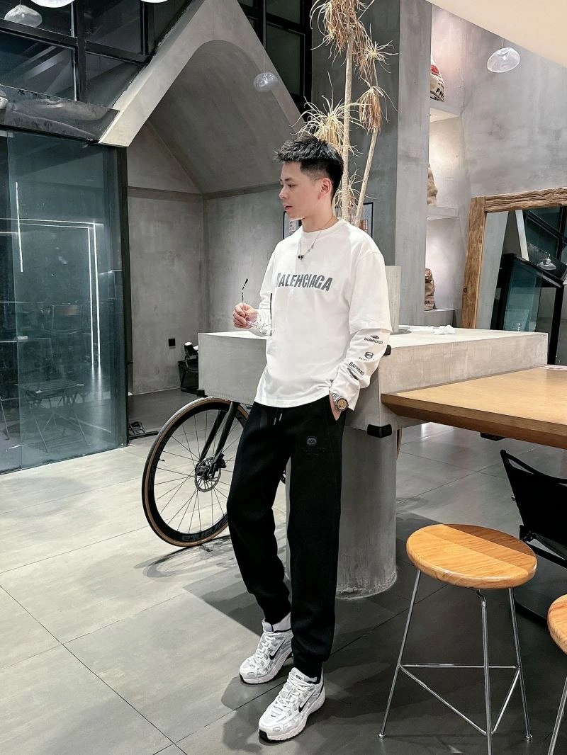 Value-priced Valentino Long Pants