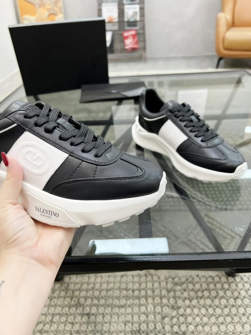 Cut-rate Valentino Low Shoes