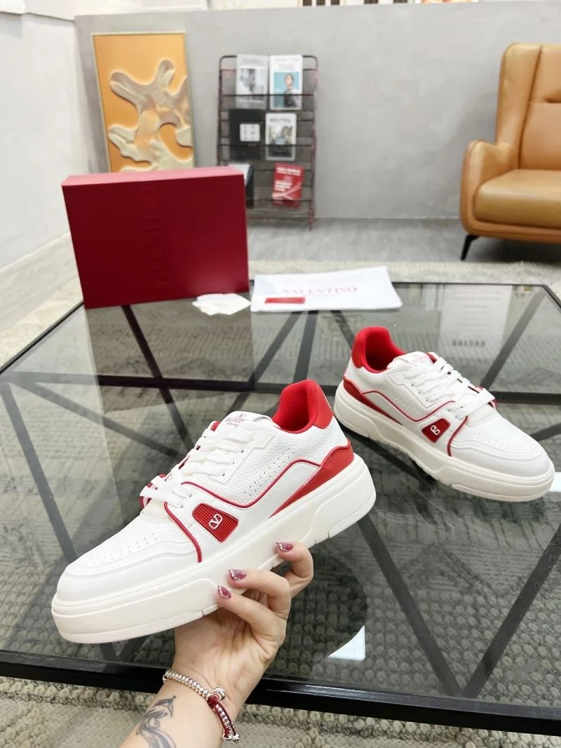 Accurate model Valentino Low Shoes