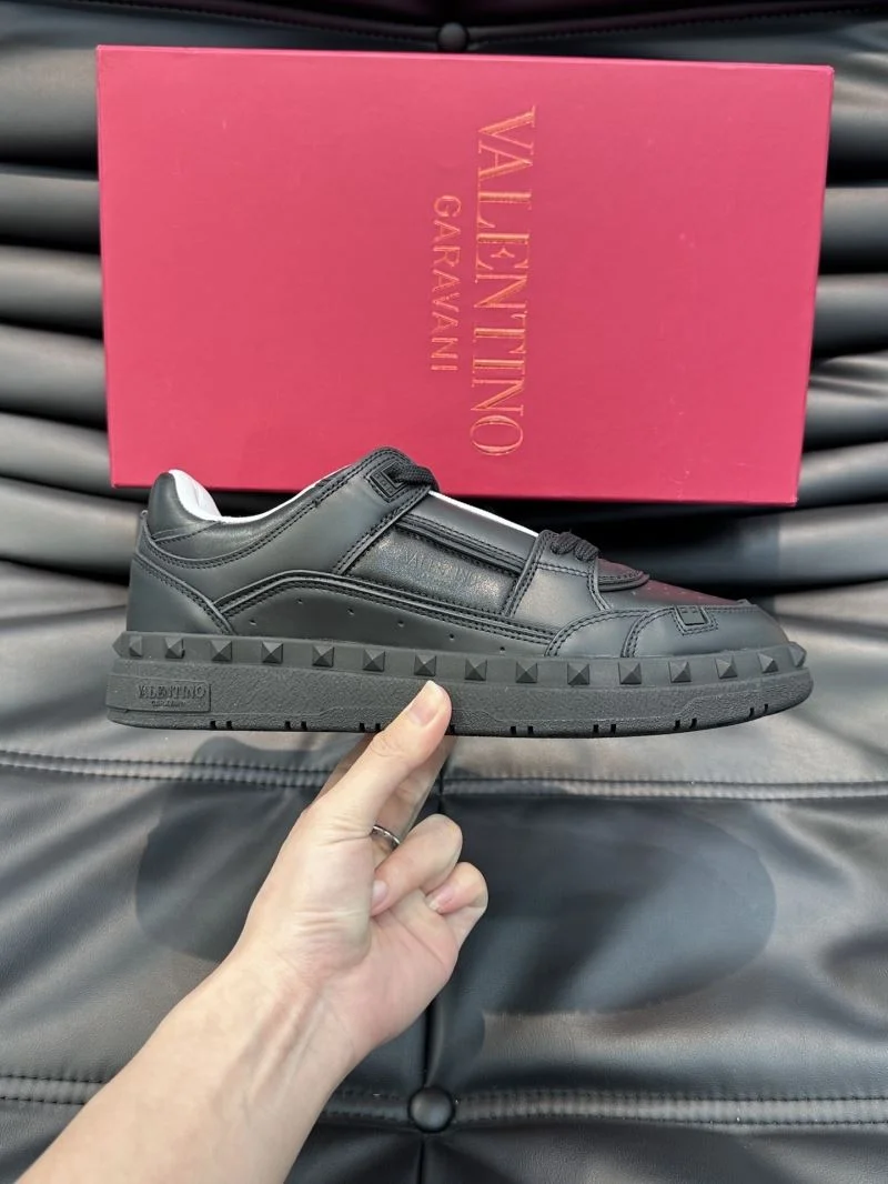 Cut-rate Valentino Low Shoes