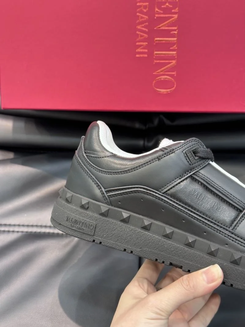 Cut-rate Valentino Low Shoes