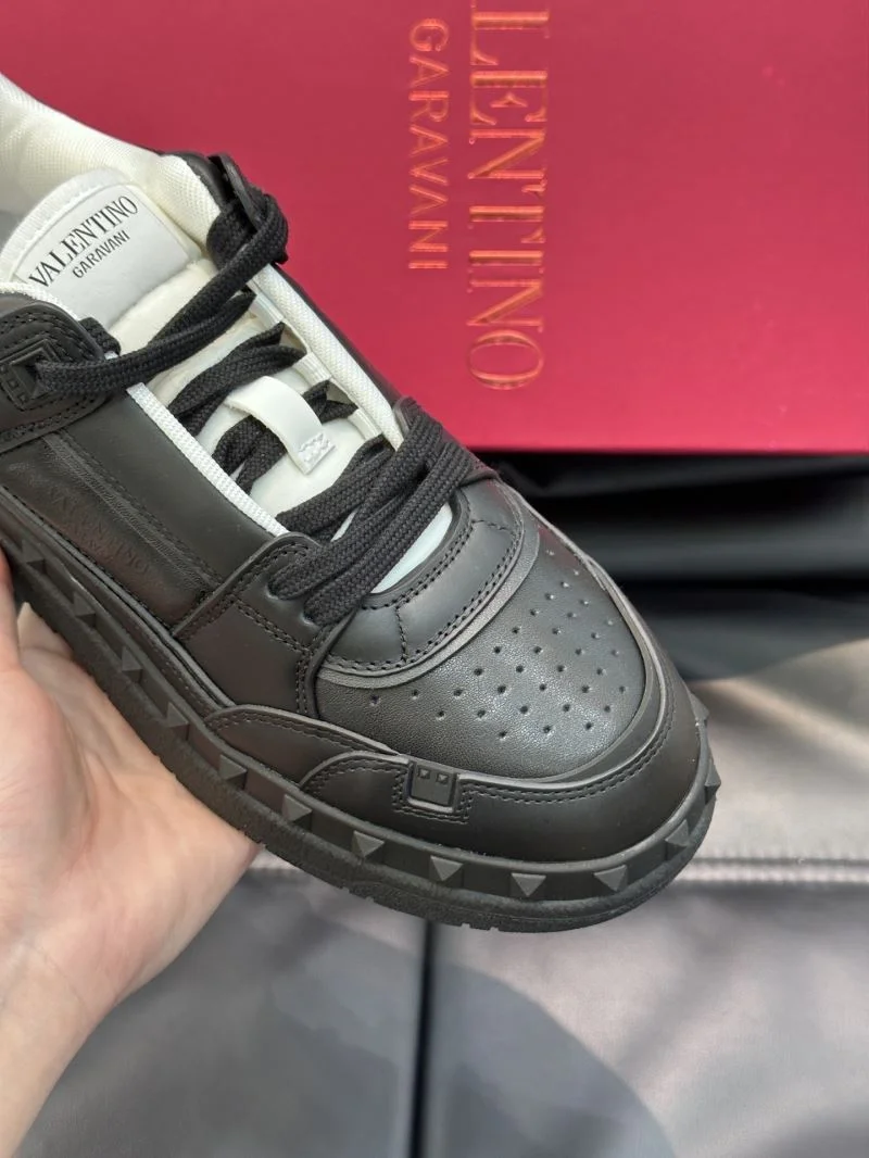 Cut-rate Valentino Low Shoes