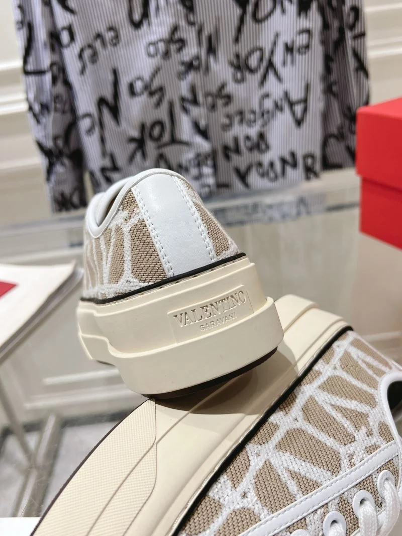 High accuracy Valentino Low Shoes