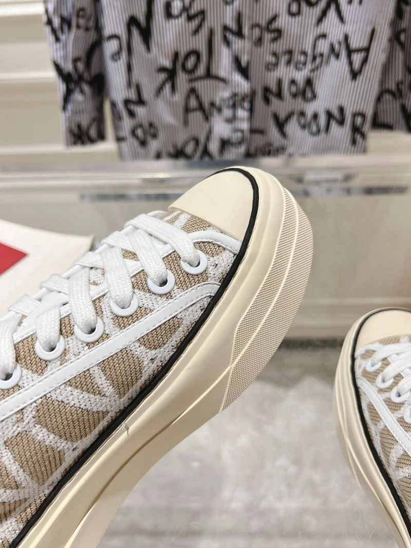 High accuracy Valentino Low Shoes