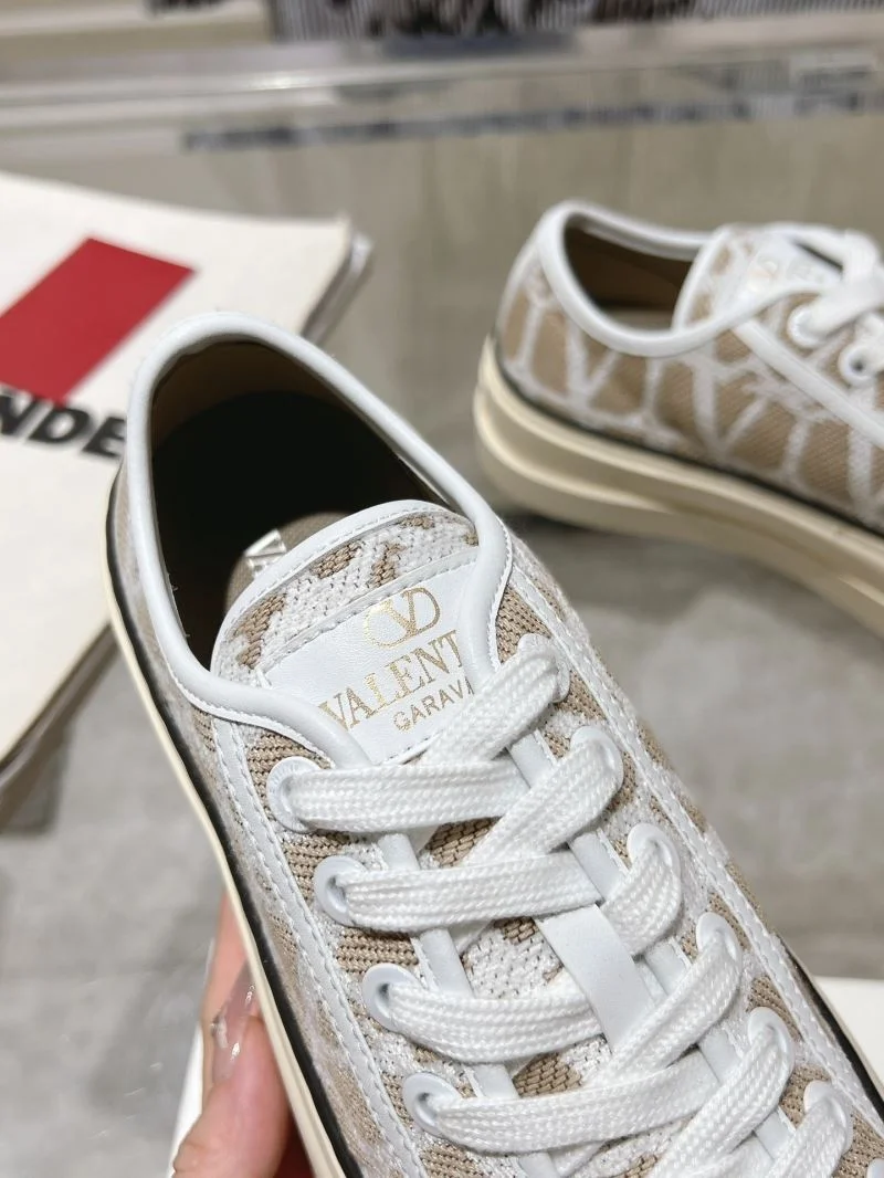 High accuracy Valentino Low Shoes