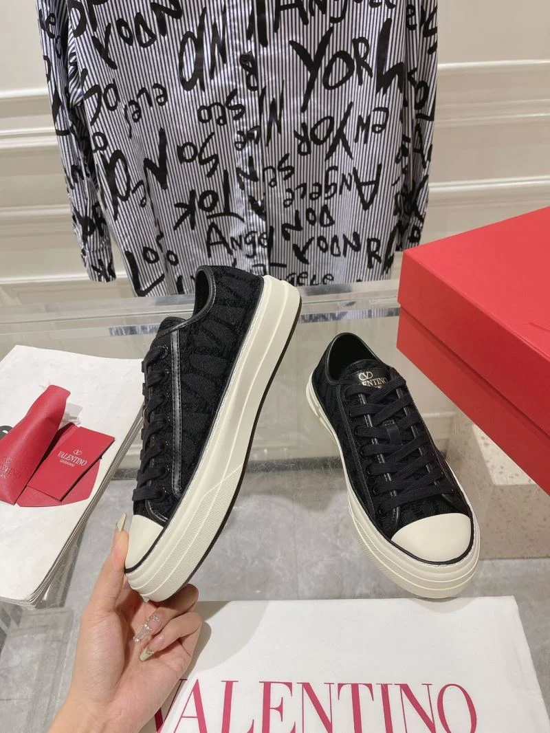 Top mirror Valentino Low Shoes