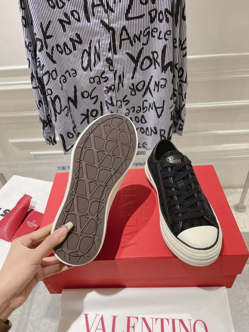 Top mirror Valentino Low Shoes