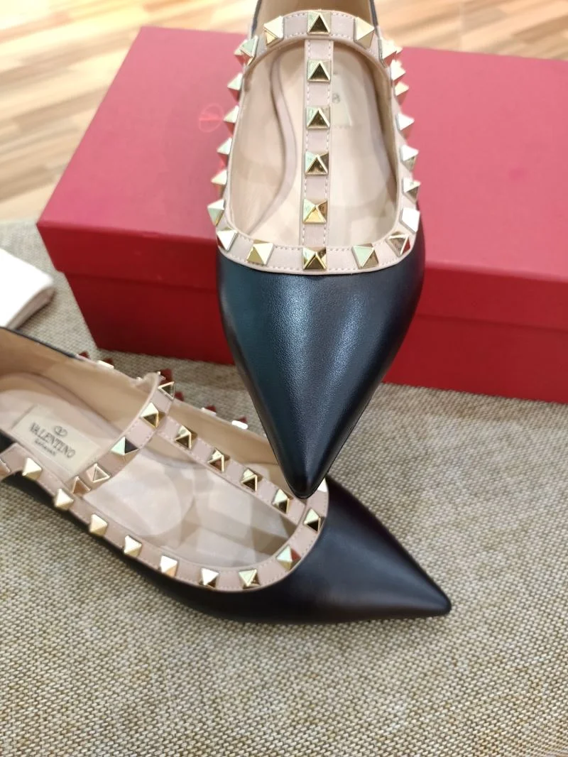 Original Valentino Low Shoes