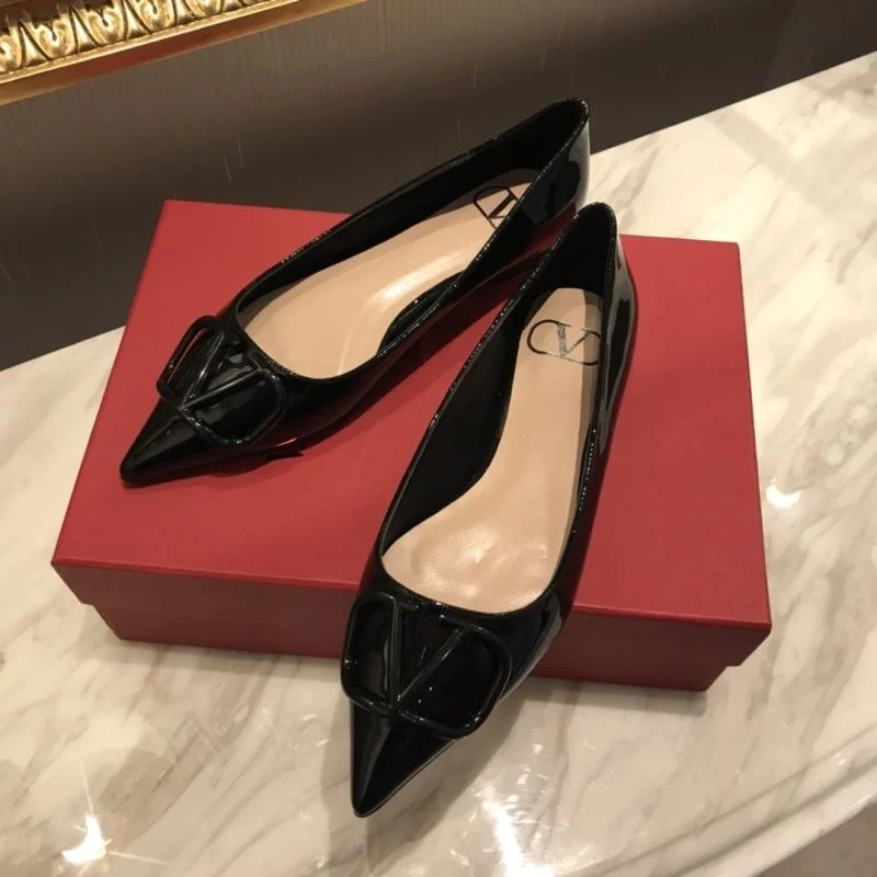 Inexpensive Valentino Low Shoes