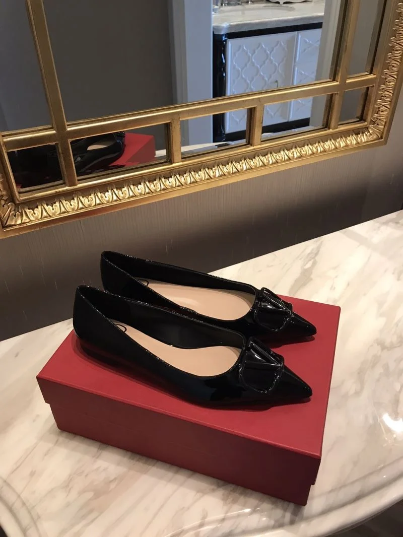 Inexpensive Valentino Low Shoes