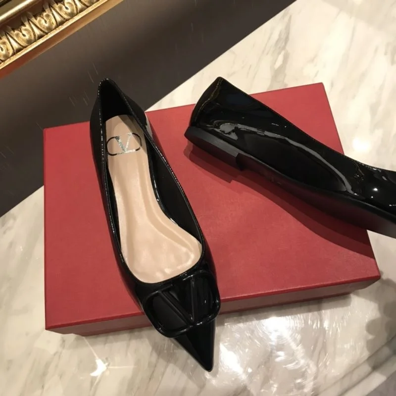 Inexpensive Valentino Low Shoes