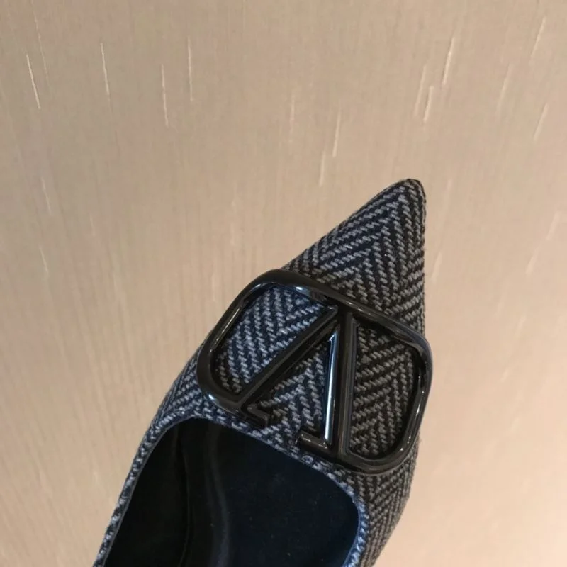 Inexpensive Valentino Low Shoes