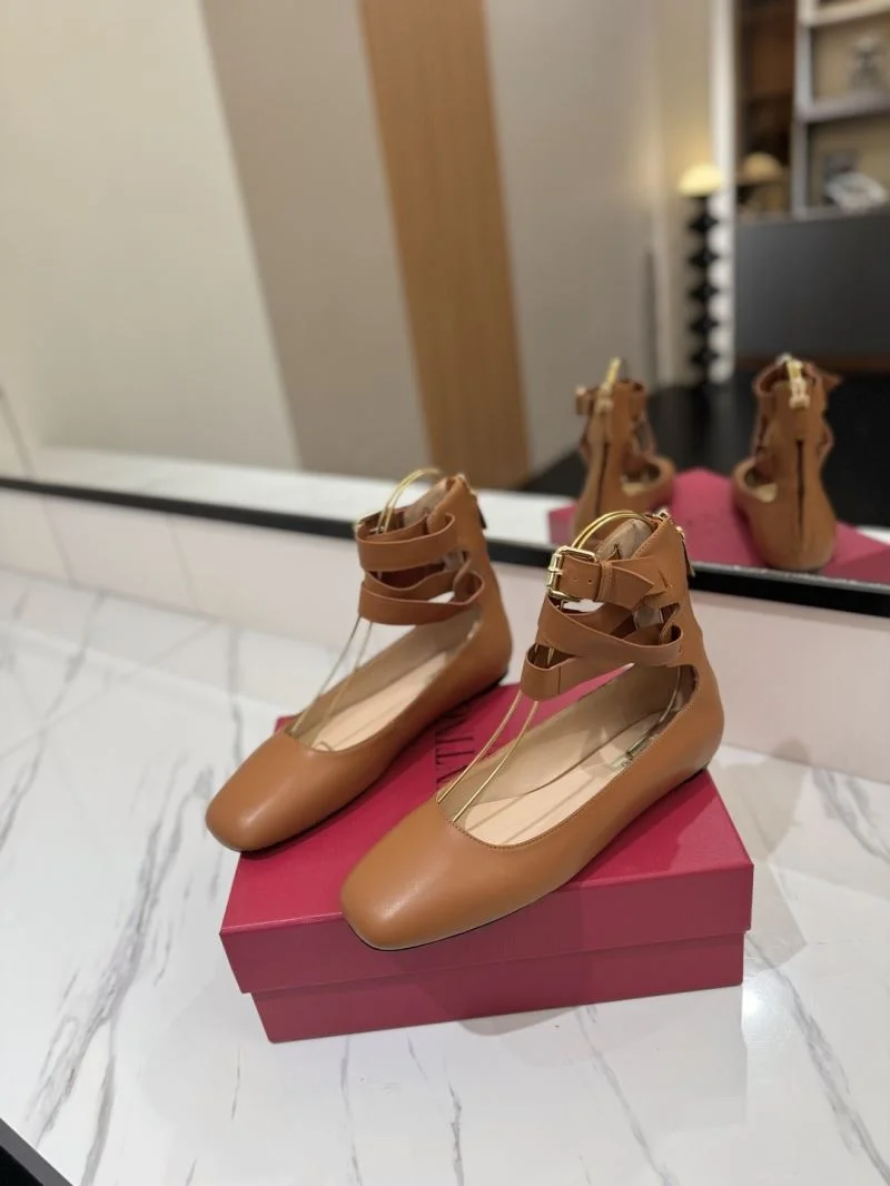 Mirror quality Valentino Low Shoes