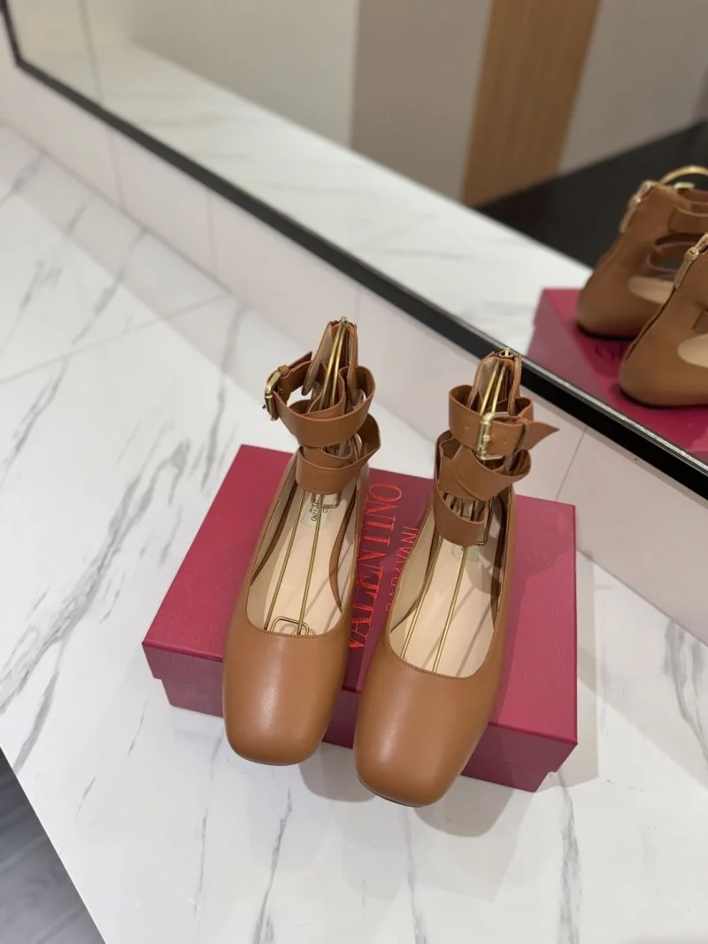 Mirror quality Valentino Low Shoes