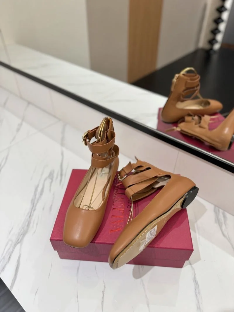 Mirror quality Valentino Low Shoes