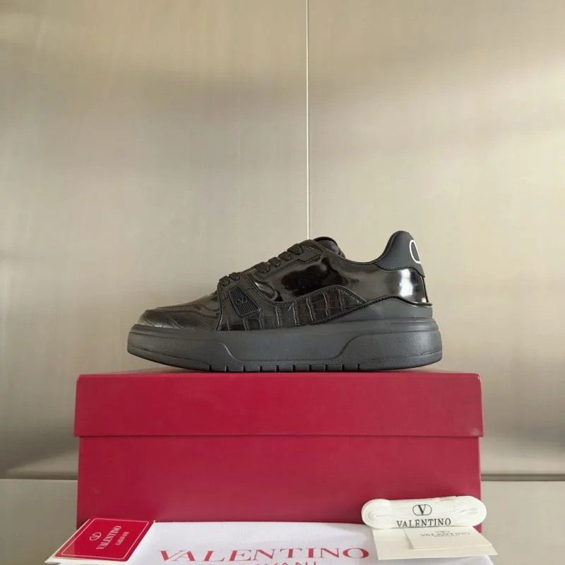 Top match Valentino Low Shoes