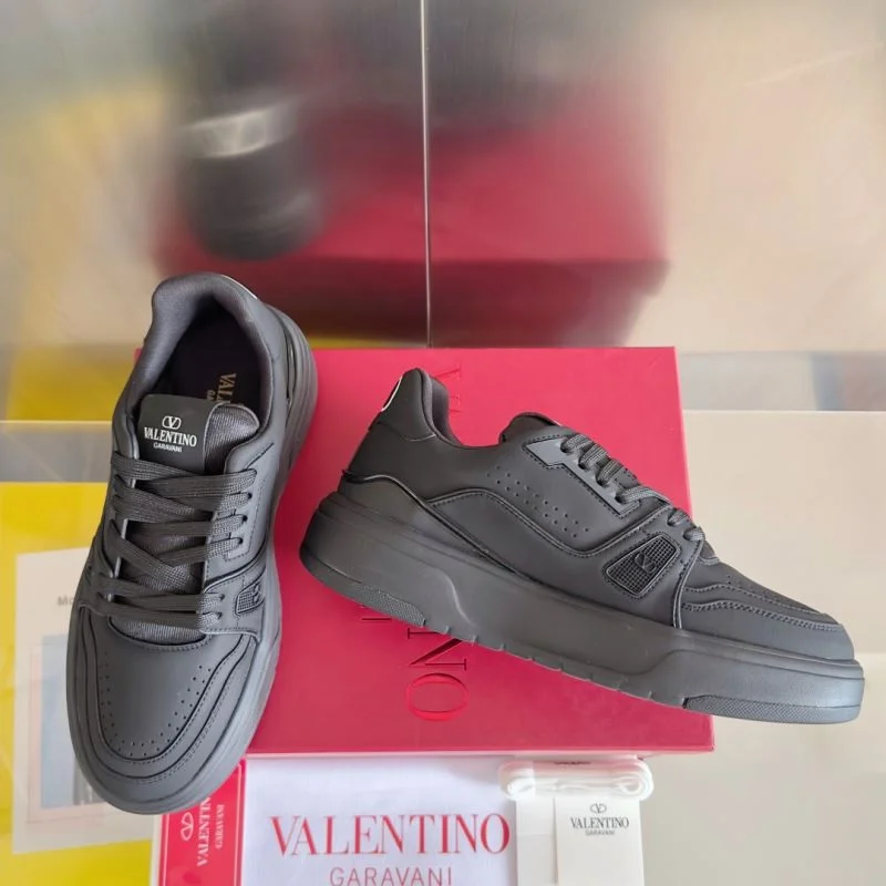 Inexpensive Valentino Low Shoes